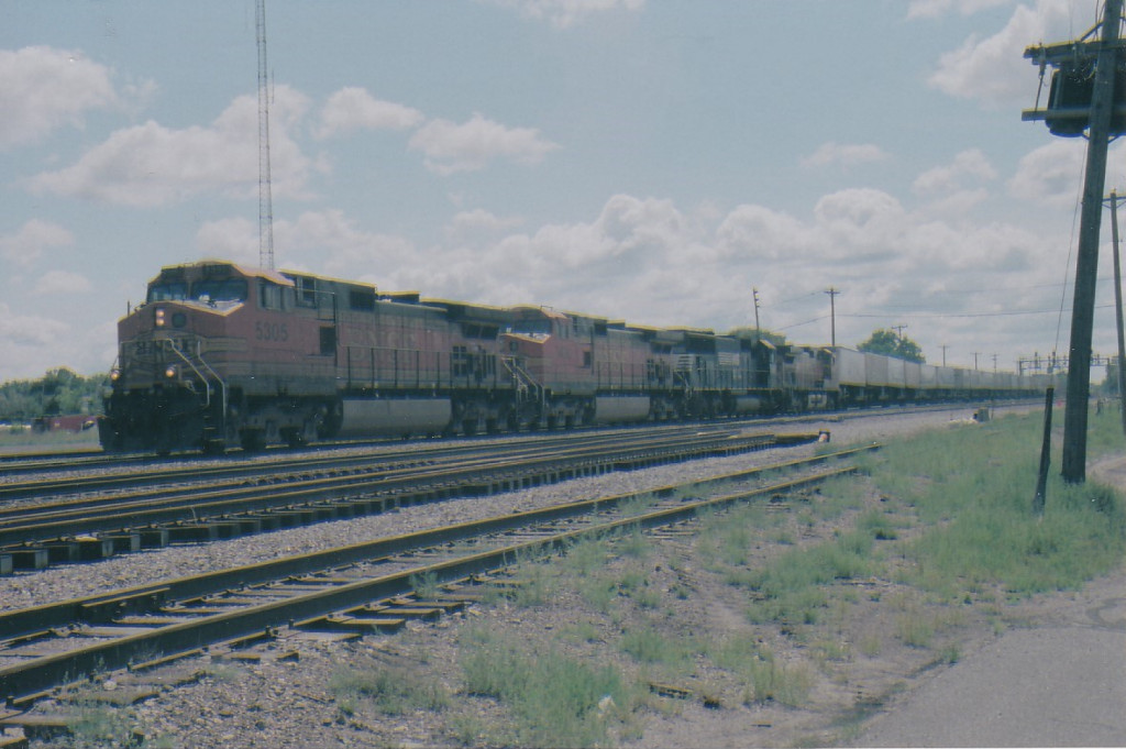 BNSF 5305 West